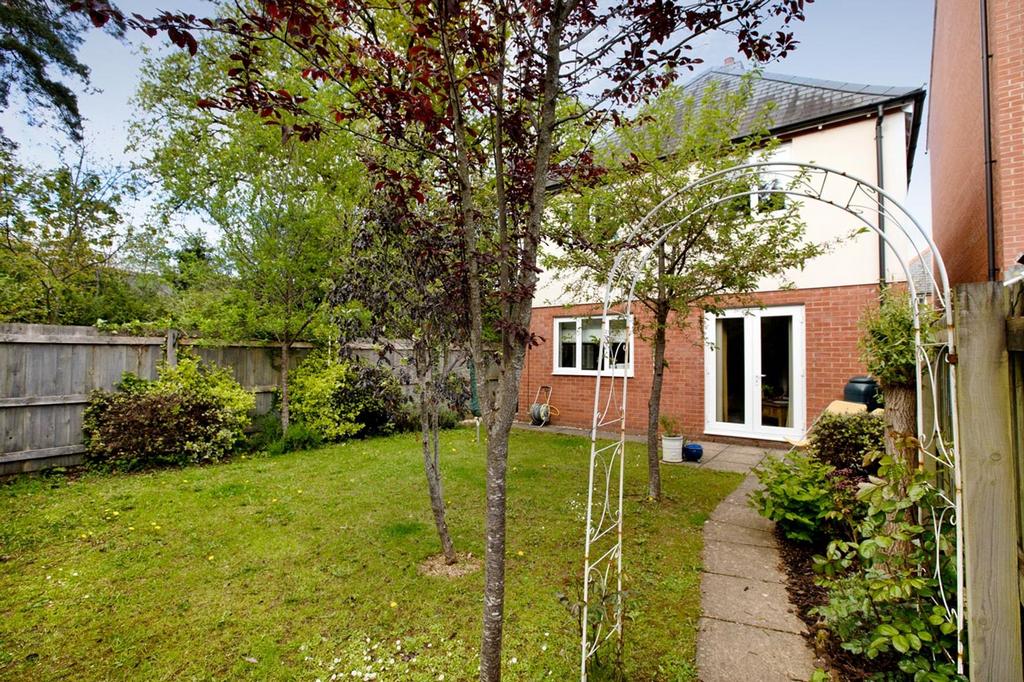 Templer Place, Bovey Tracey, TQ13 4 bed detached house - £375,000