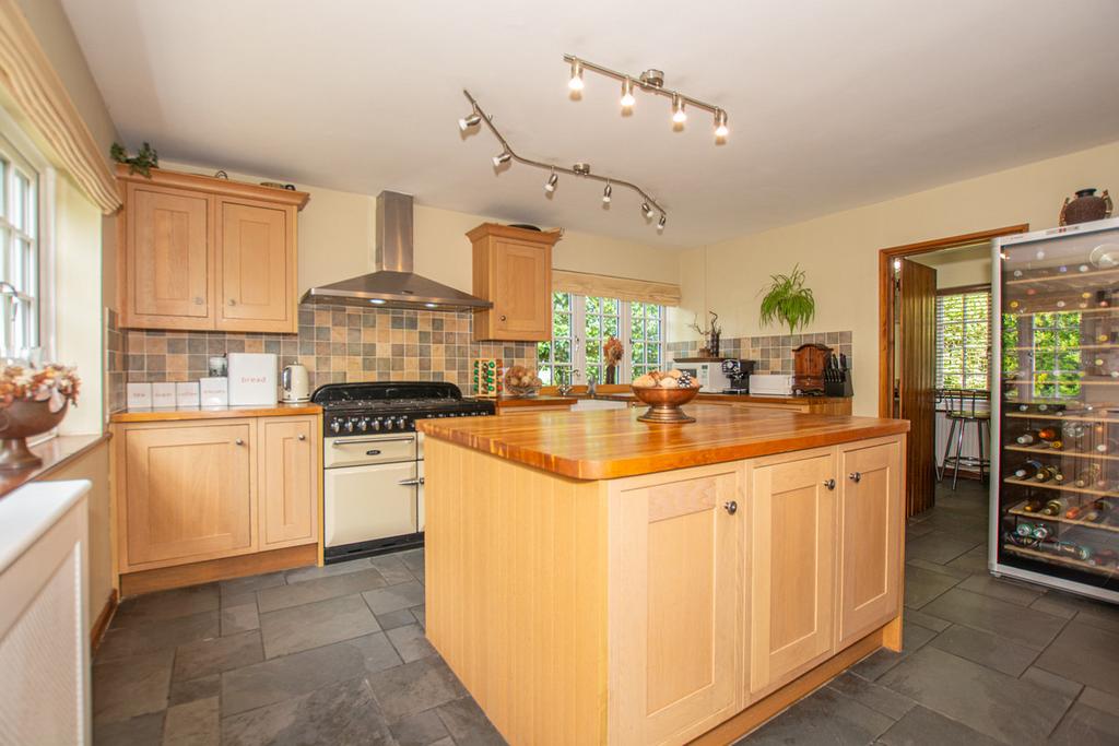Colchester CO7 5 bed detached house - £900,000