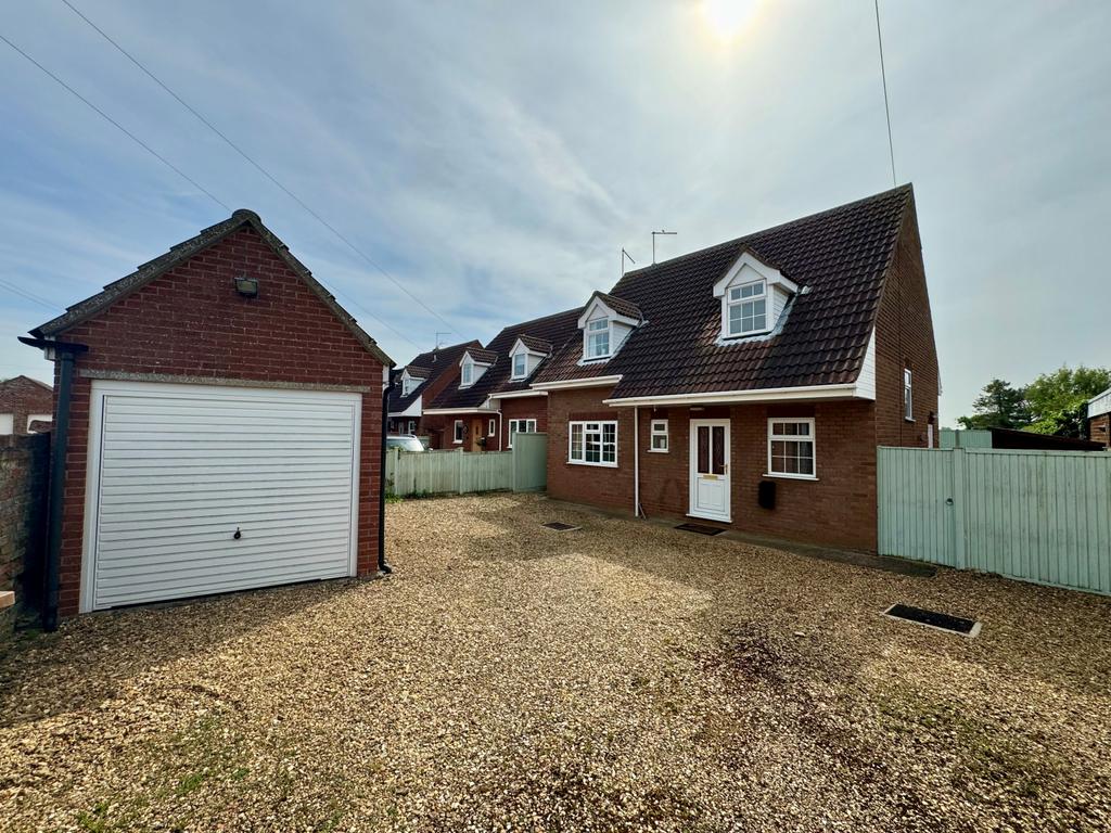 Eastrea, Peterborough PE7 3 bed detached house - £270,000