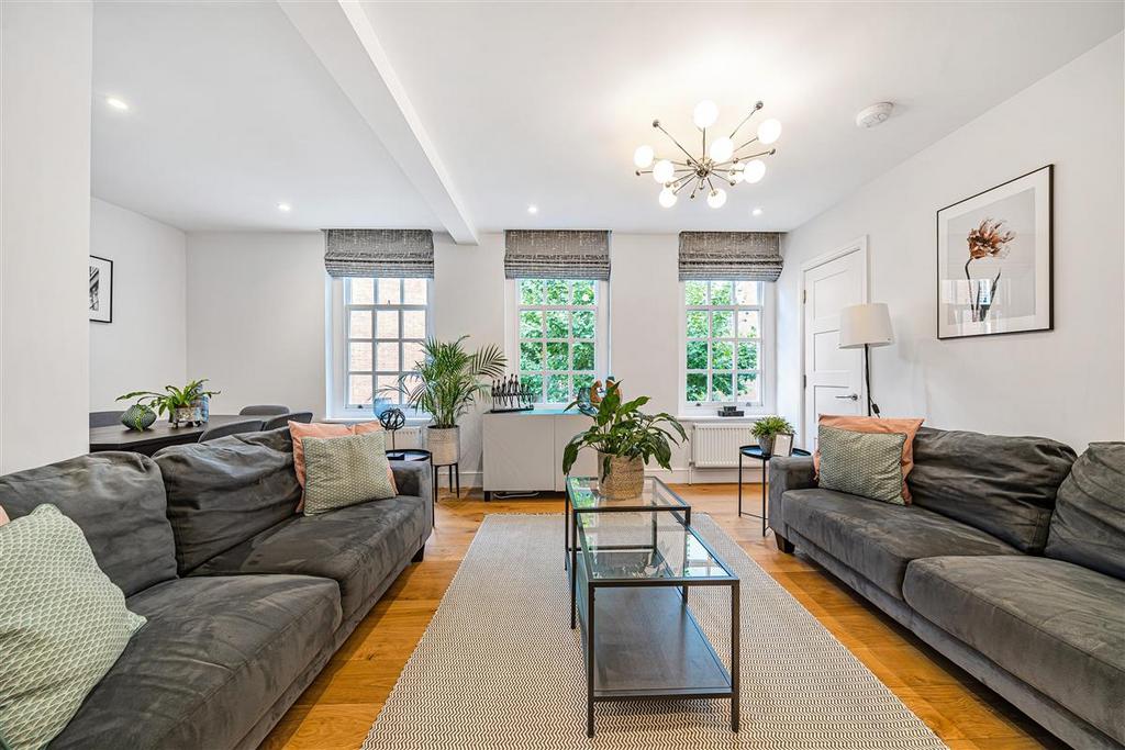 Marsham Street, SW1P 3 bed flat - £975,000