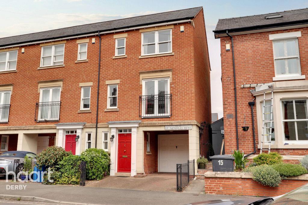 St Nicholas Mews, Derby 3 bed terraced house - £250,000