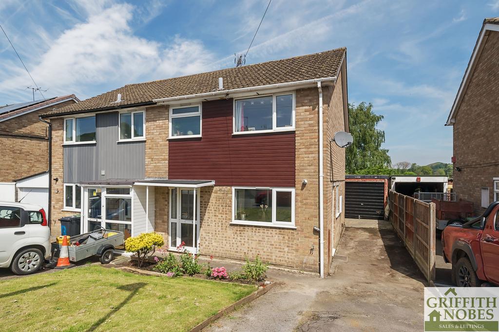 Dursley GL11 3 bed semi-detached house - £300,000