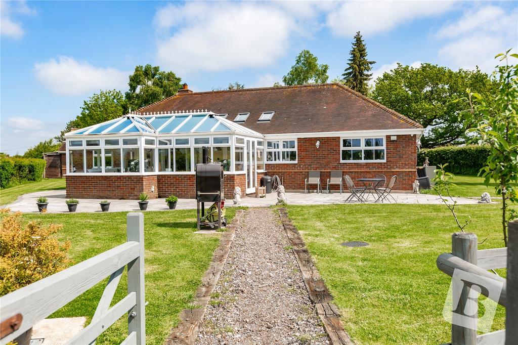 Doddinghurst Road, Pilgrims Hatch... 5 bed bungalow - £1,000,000