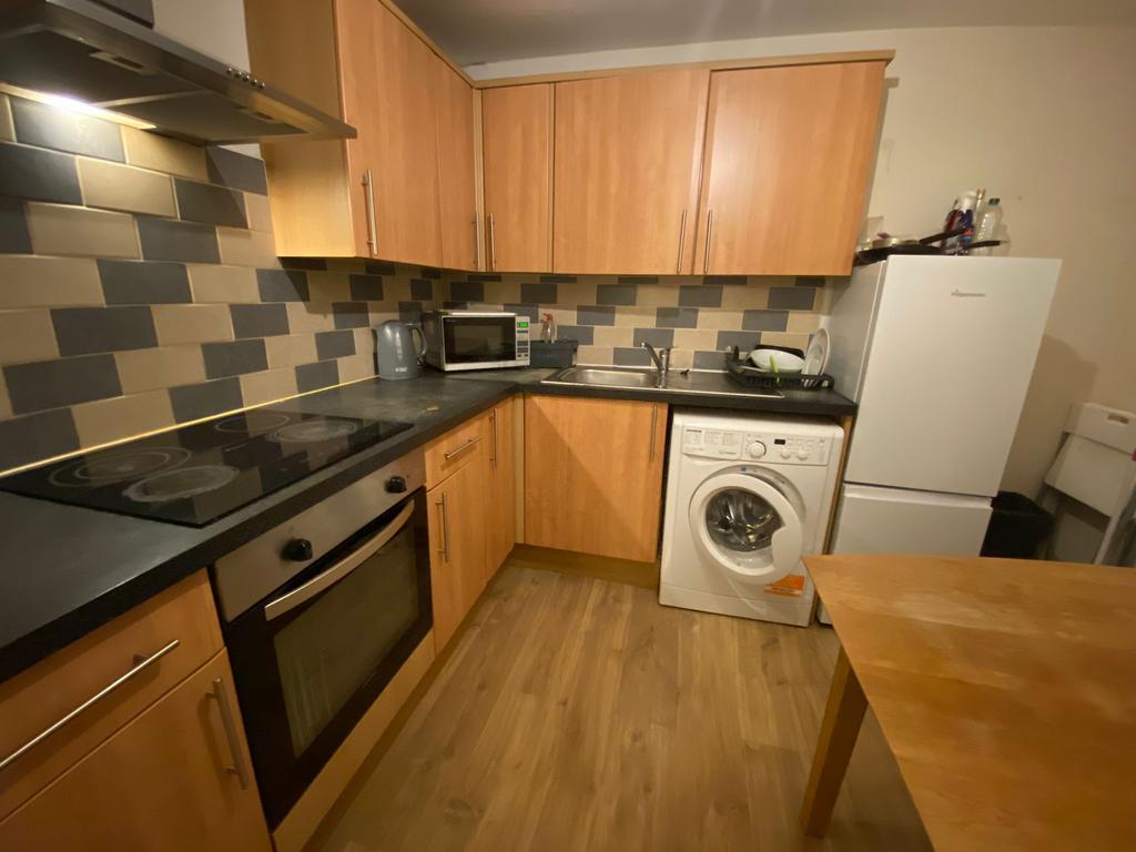 Stepney Causeway London E1 0JW 4 bed maisonette - £3,250 pcm (£750 pw)