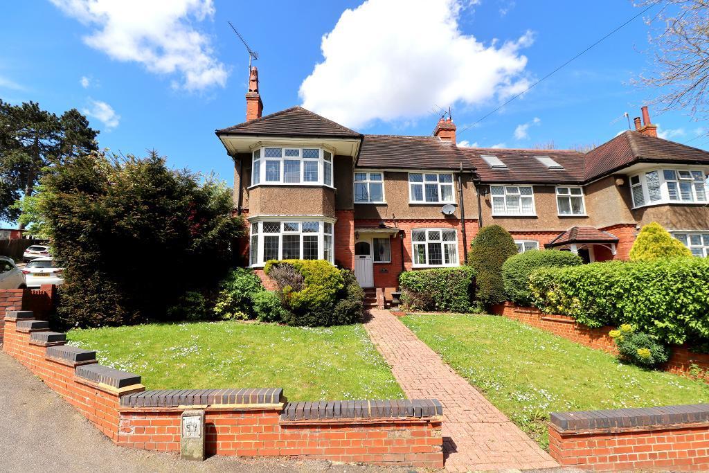 Cutenhoe Road, South Luton, Luton... 3 bed semi-detached house - £450,000