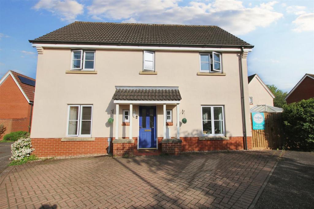 Red Robin Close, Tharston NR15 4 bed detached house for sale - £350,000