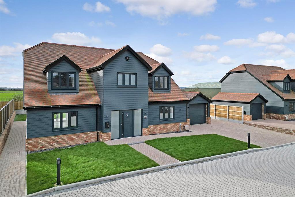 Doesgate Lane, Bulphan, Upminster 4 bed detached house - £1,150,000