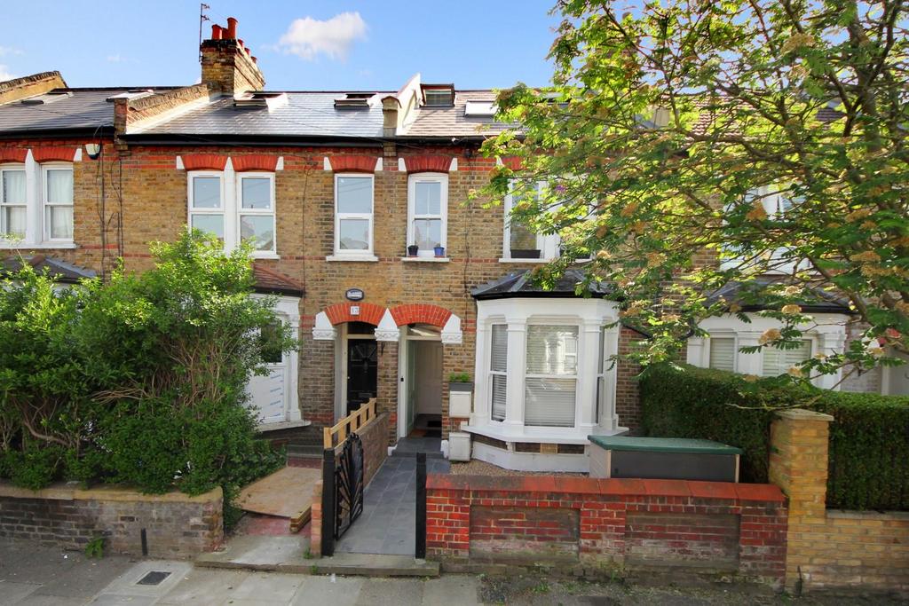 Connaught Road, W13 2 bed flat - £550,000