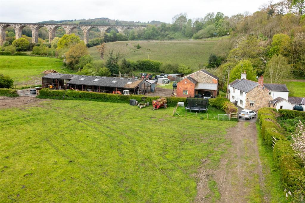 Newbridge, Nr Wrexham. 4 bed country house - £850,000