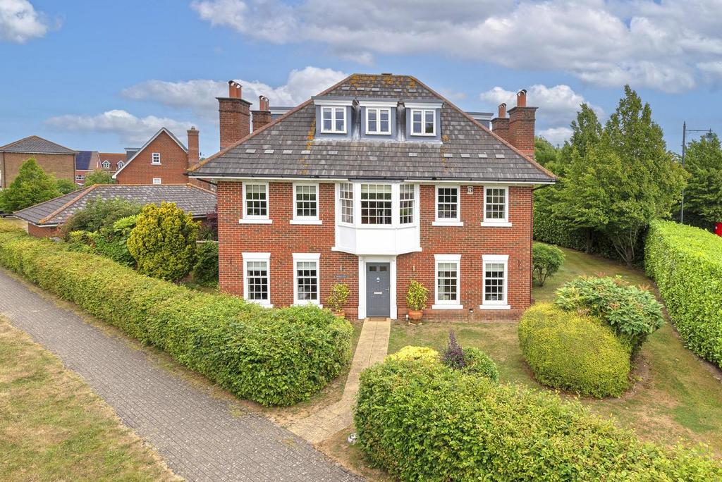 Regent Way, Kings Hill, ME19 4EB 5 bed detached house - £1,000,000