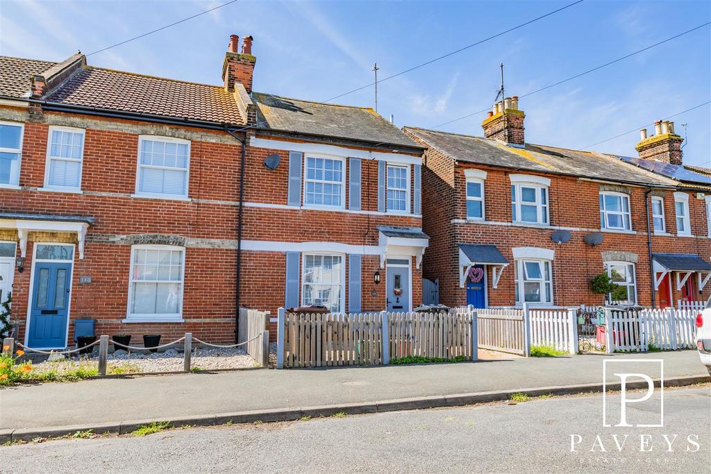Hadleigh Road, Frinton-On-Sea 3 bed end of terrace house - £389,995