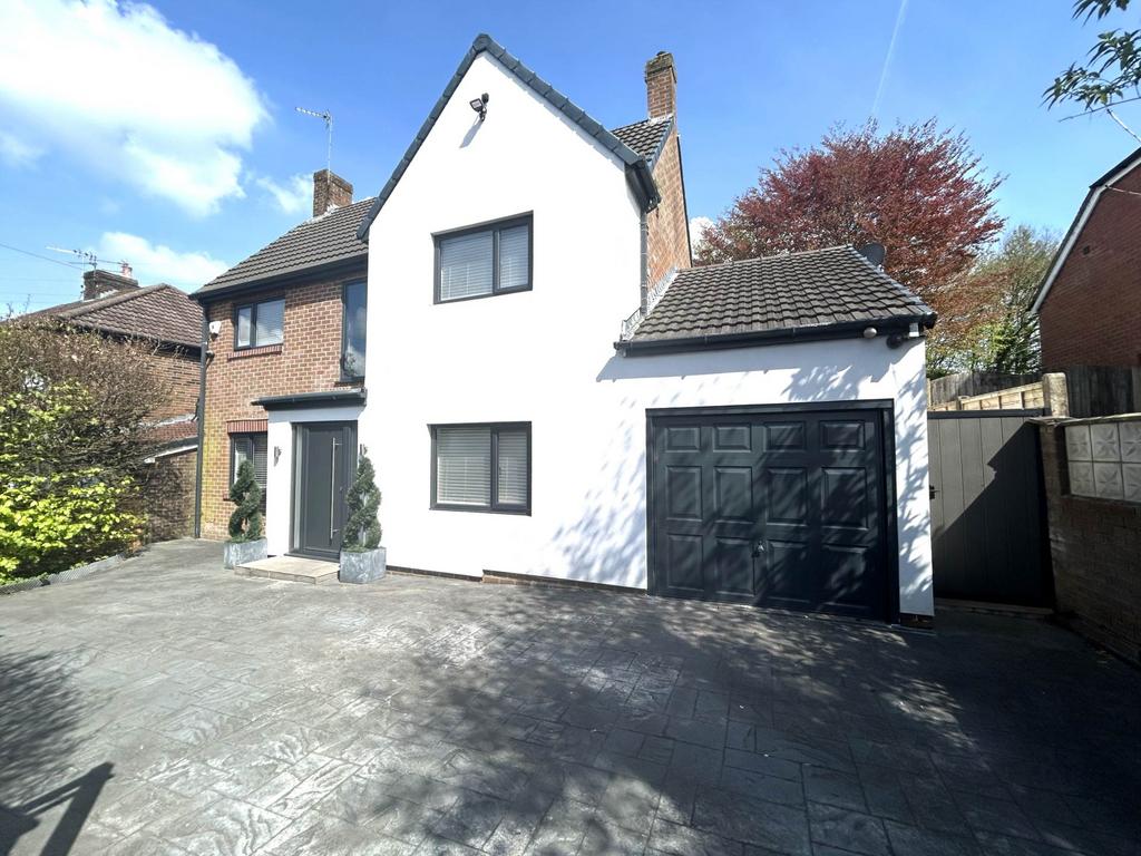 Chadderton Park Road, Oldham OL9 5 bed detached house - £650,000