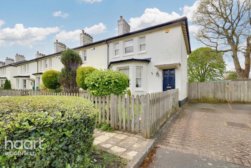 Vincent Square, Biggin Hill 2 bed end of terrace house - £425,000