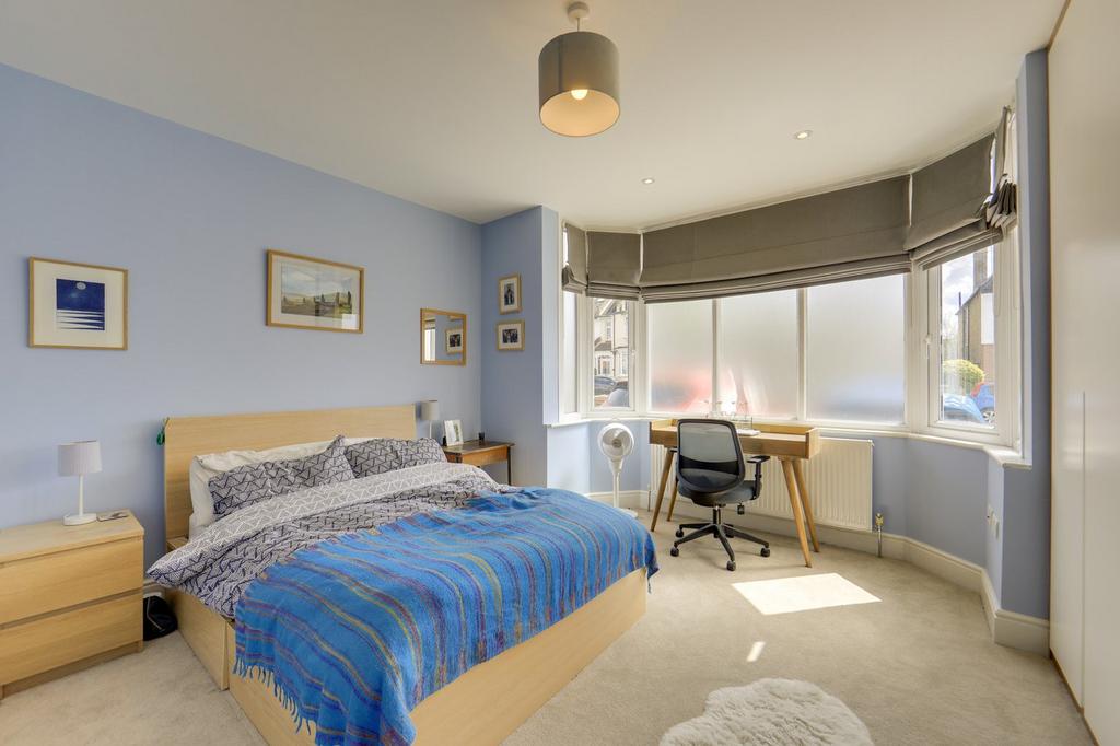 Bellingham Road, Catford, London, SE6 3 bed flat for sale - £450,000