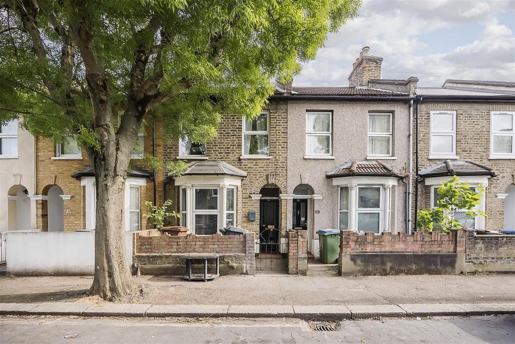 Stewart Road, London E15 2 bed house - £1,900 pcm (£438 pw)