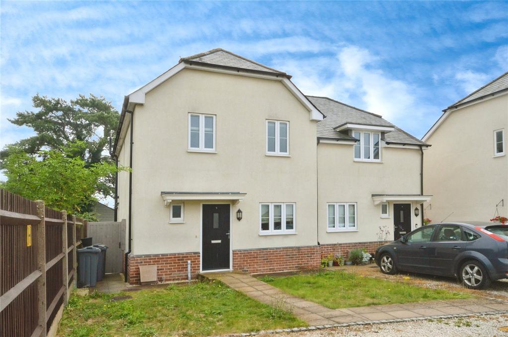Windmill Place, Takeley, Essex, CM22 3 bed semi-detached house - £395,000