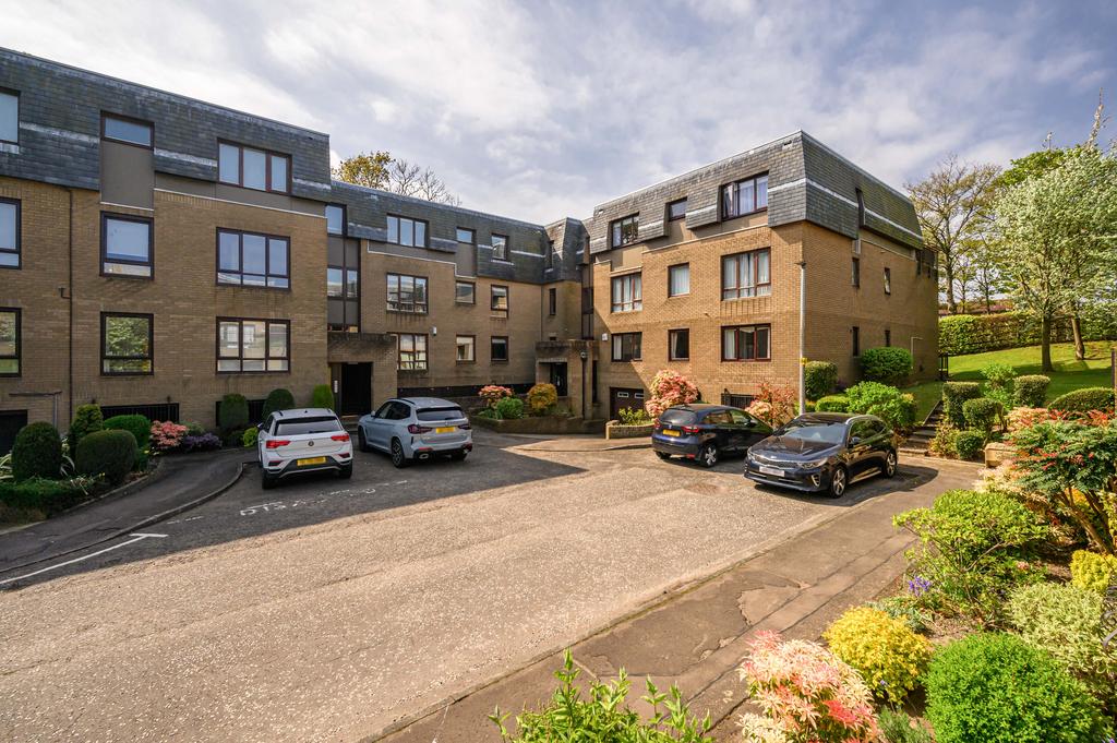 Rocheid Park, Edinburgh EH4 3 bed ground floor flat - £375,000