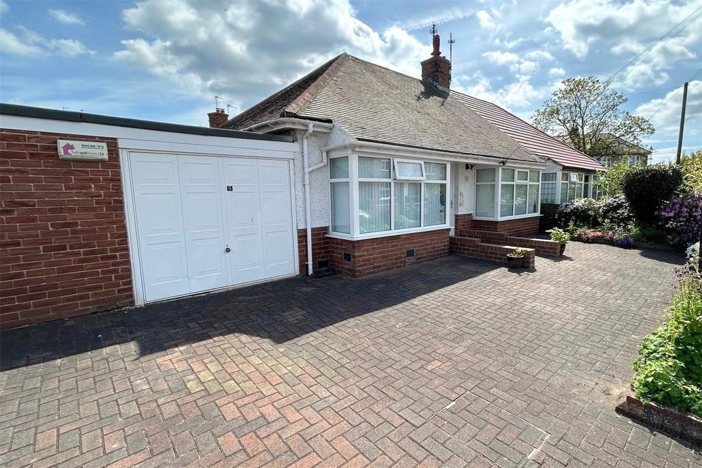 Brantwood Avenue, Monkseaton, NE25 2 bed bungalow for sale - £275,000