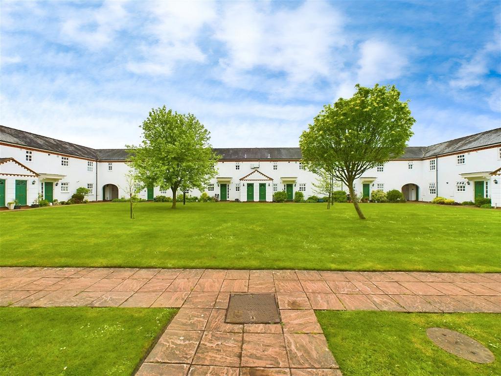 Oak Tree Way, Horsham RH13 2 bed maisonette for sale - £280,000