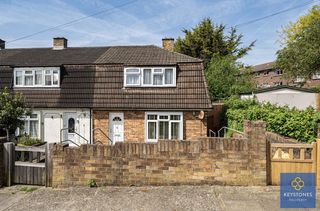 Bellevue Road, Collier Row, RM5 3 bed end of terrace house - £380,000