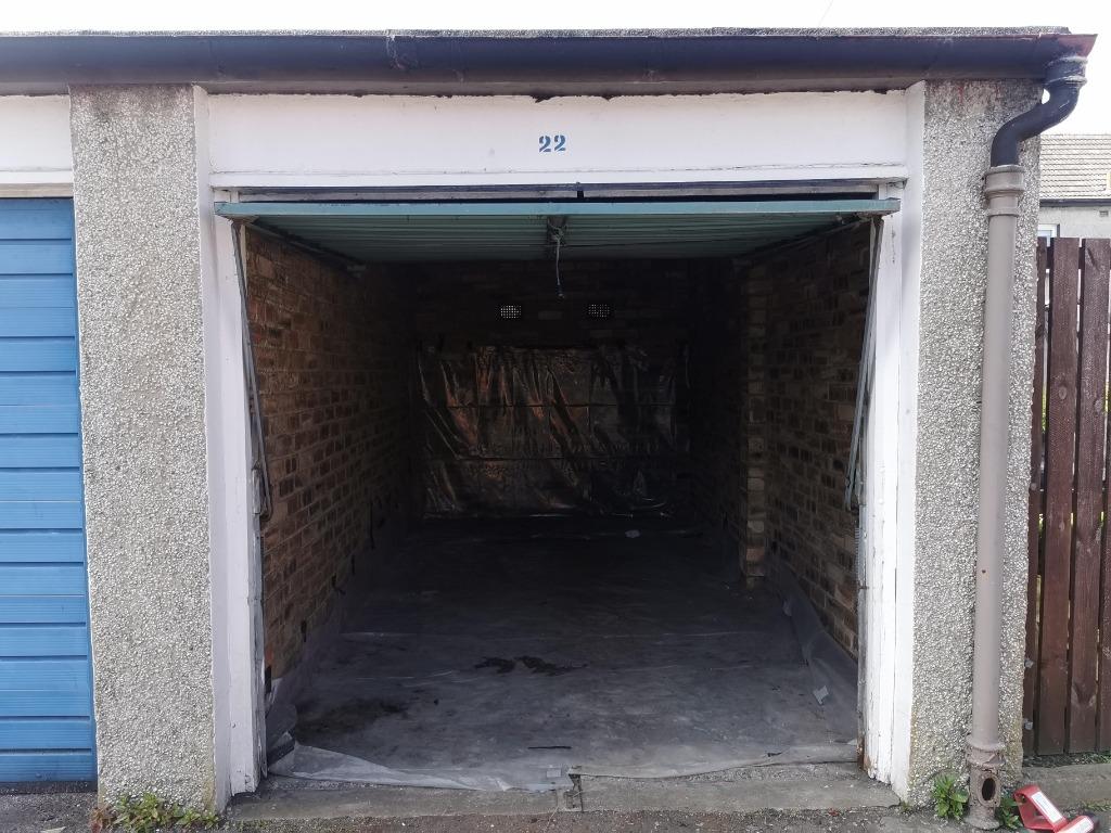Muirhouse Bank, Edinburgh EH4 Garage to rent - £95 pcm (£22 pw)