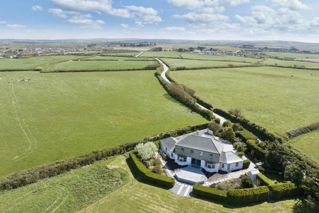 Tredower, Near Treyarnon Bay, PL28 5 bed detached house - £2,250,000
