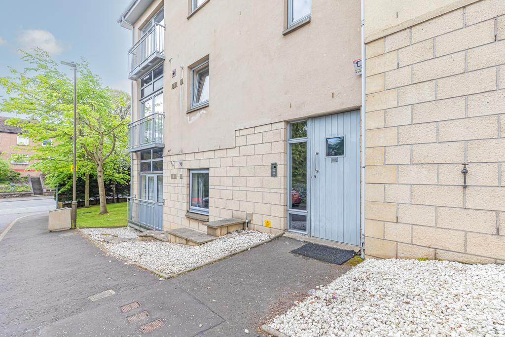 182, Slateford Road, Edinburgh, EH14 1LR 3 bed duplex - £345,000