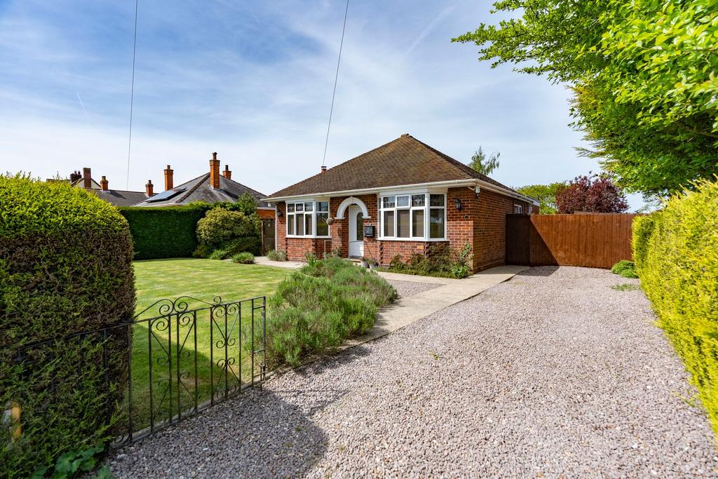 Horbling Lane, Stickney, Boston, PE22 3 bed detached bungalow - £269,500