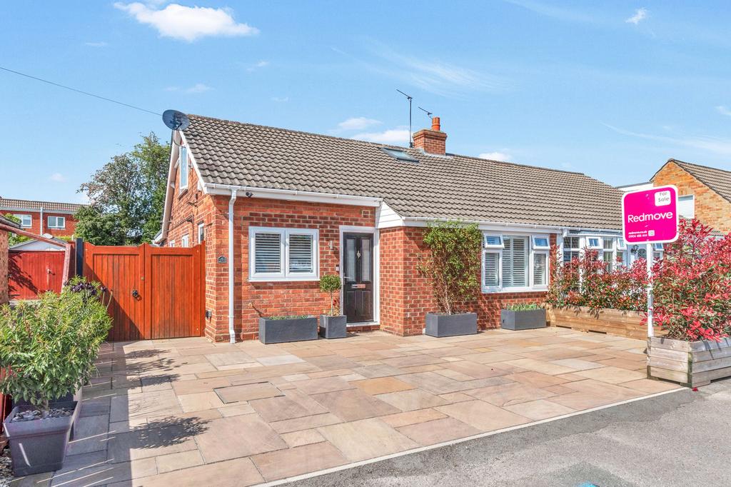 Springfield Way, York, YO31 3 bed semi-detached house - £425,000