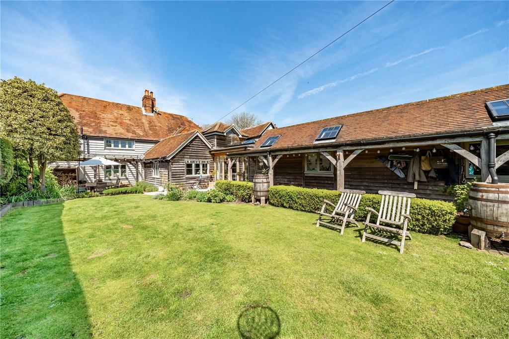 Lower Froyle, Hampshire, GU34 5 bed detached house - £1,200,000