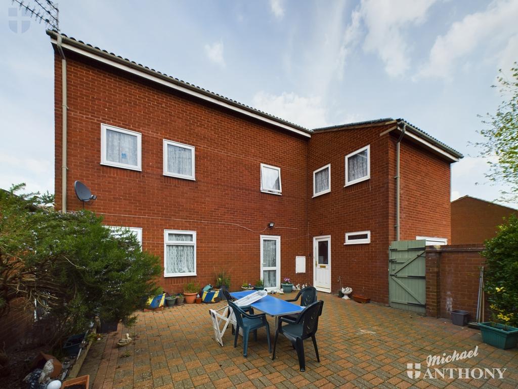 Witham Way, Aylesbury 4 bed detached house for sale - £365,000