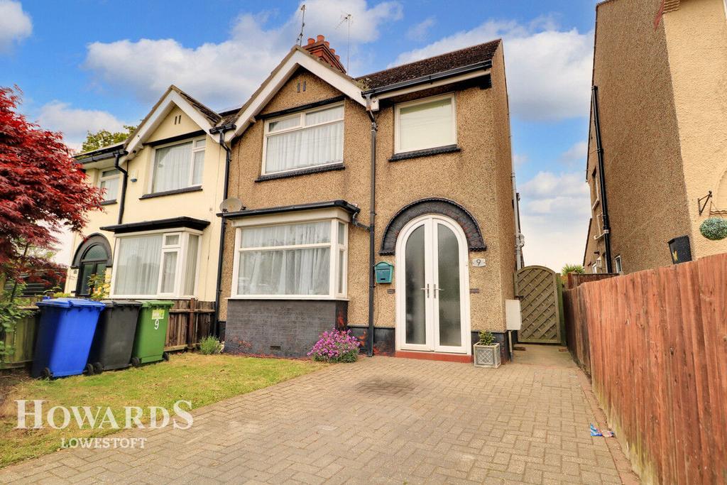 Long Road, Lowestoft 3 bed semi-detached house - £200,000