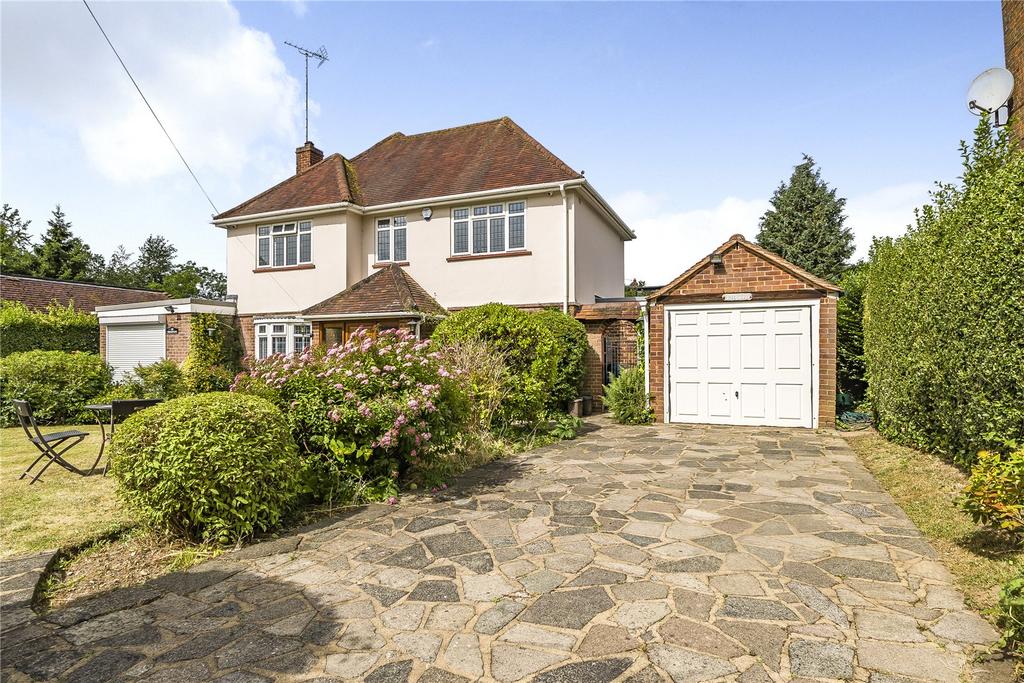 Seer Mead, Seer Green, Beaconsfield, HP9 4 bed detached house - £3,850 ...