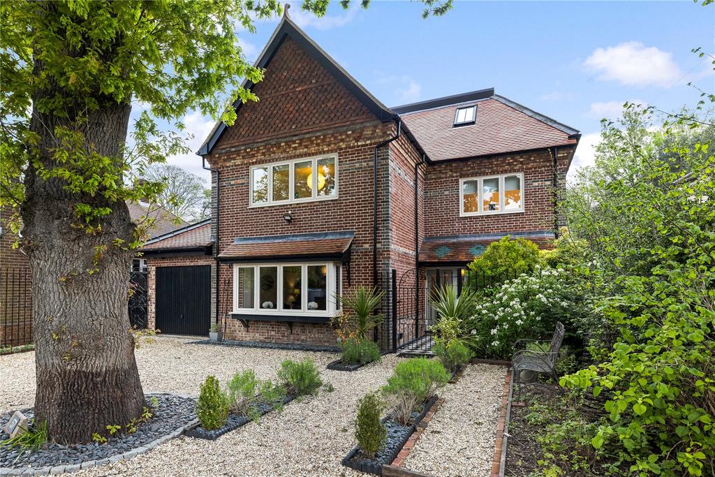 Church Street, Crowthorne, Berkshire... 7 bed detached house - £1,550,000