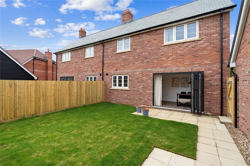 Shillingstone Lane, Okeford... 3 bed detached house - £410,000