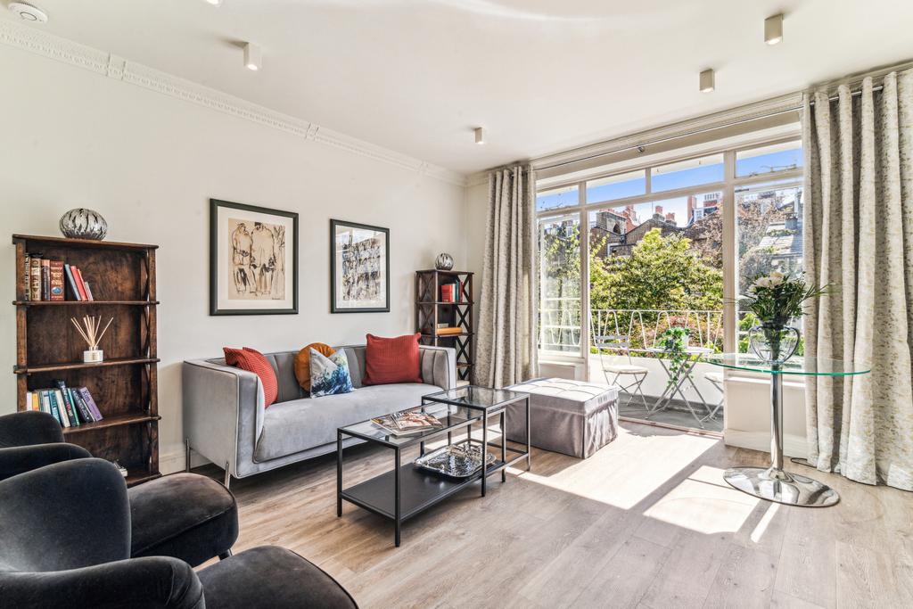 Rima House, Callow Street, Chelsea 2 bed flat - £750,000