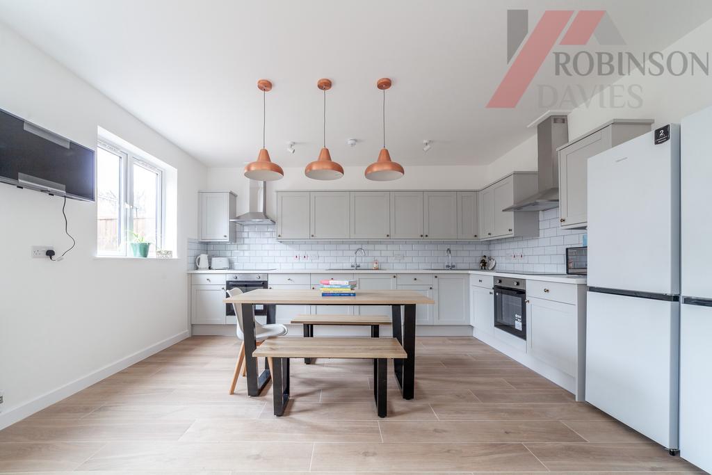 Colbeck Road, Harrow HA1 1 bed in a house share - £950 pcm (£219 pw)