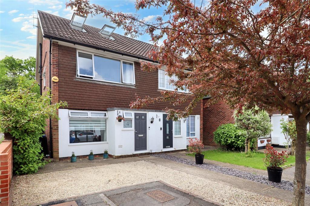 Woking, Woking GU21 4 bed semi-detached house - £550,000