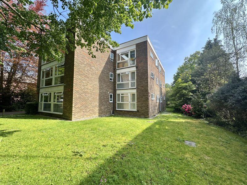 Surrey Road, Poole BH12 1 bed apartment - £185,000