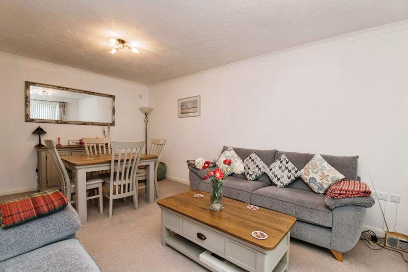 Anning Road, Lyme Regis DT7 2 bed flat for sale - £155,000
