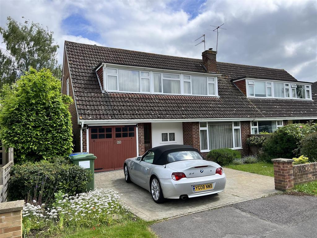 Stewart Close, Fifield, Maidenhead 3 bed house for sale - £565,000