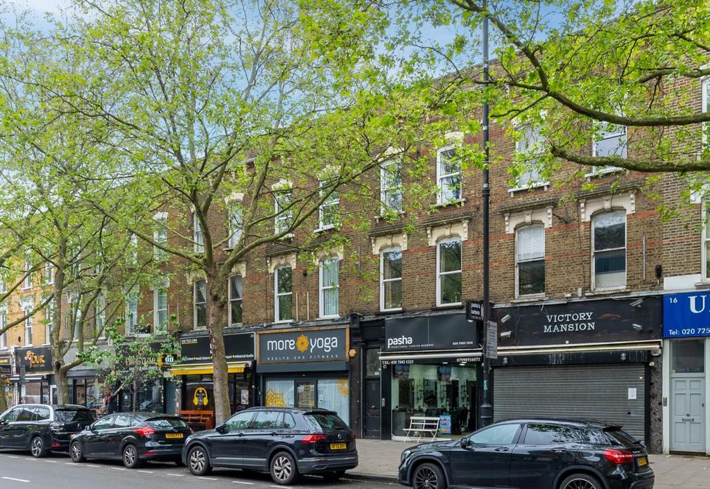 Stoke Newington High Street, London, N16 3 bed maisonette - £750,000