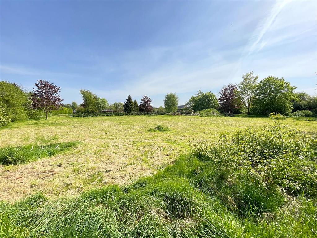 Lombard Street, Orston Plot - £450,000