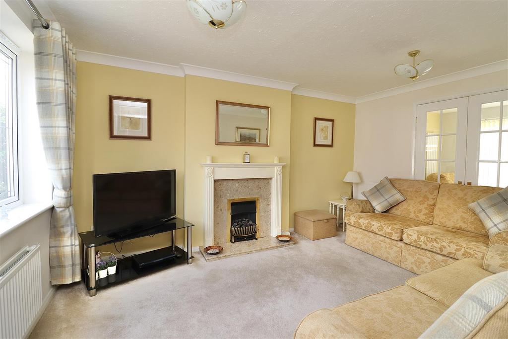 Lord Drive, Pocklington, York 4 bed house for sale - £385,000