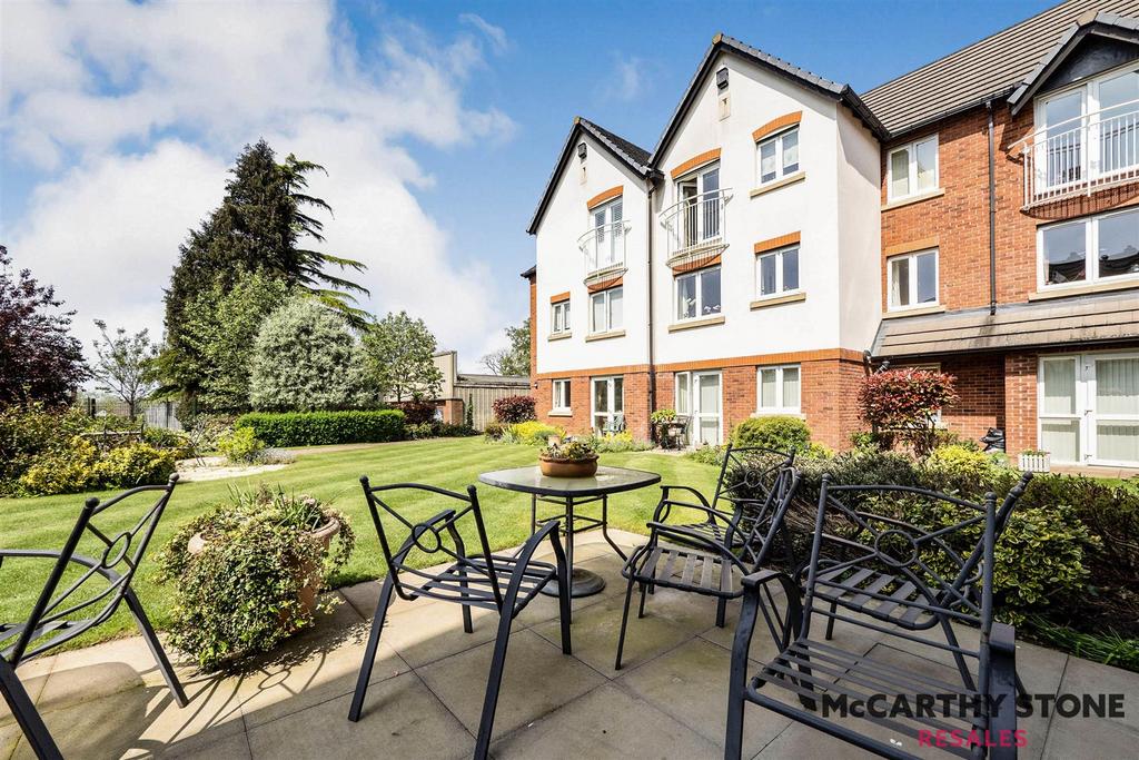 Rowleys Court, Sandhurst Street... 1 bed apartment - £125,000