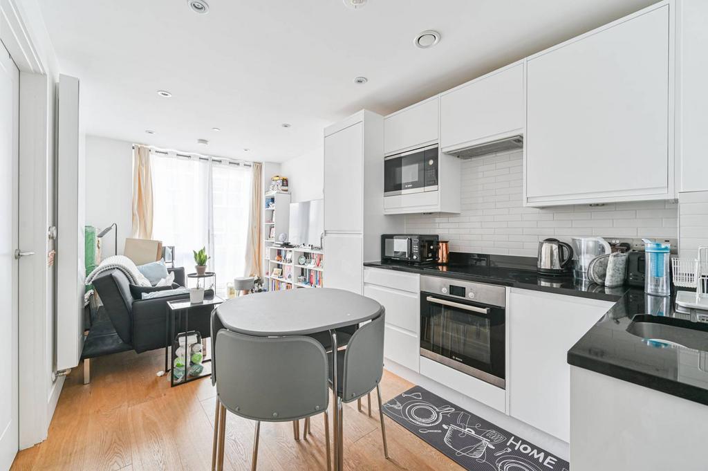 South End, Central Croydon, Croydon, CR0 1 bed flat - £210,000