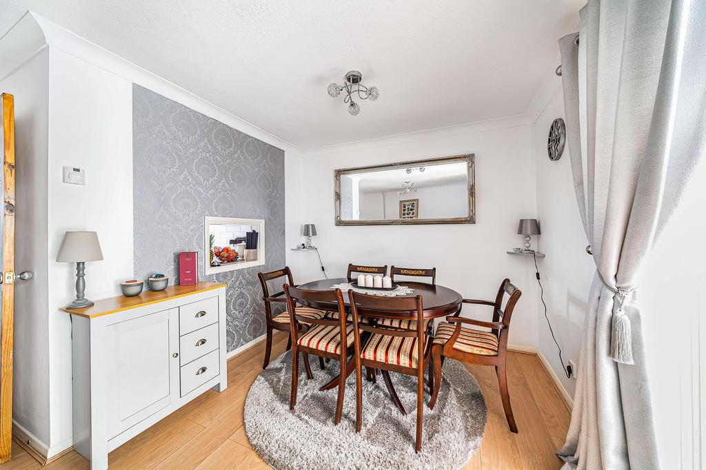 May Tree Close, Winchester, SO22 2 bed terraced house for sale - £310,000