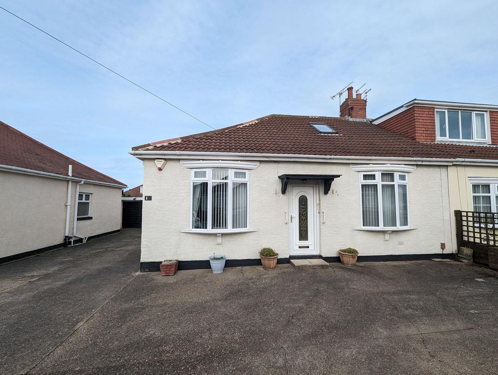 Lisle Road, South Shields, NE34 3 bed semi-detached bungalow - £250,000
