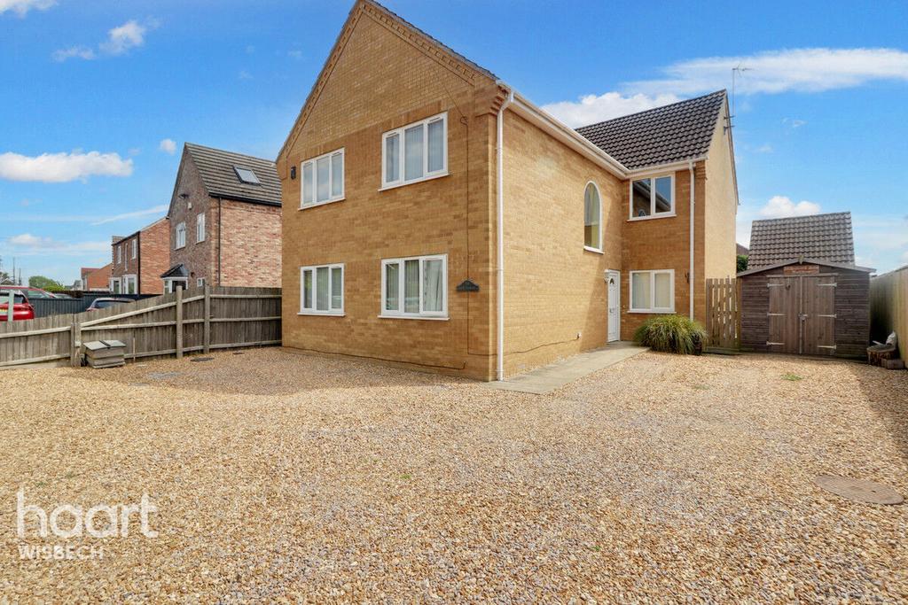 Back Road, Murrow 5 bed detached house - £290,000