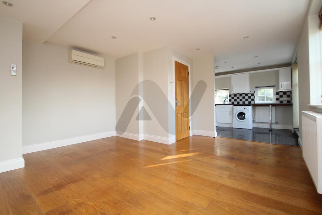 Park Road, New Barnet EN4 1 bed apartment - £1,475 pcm (£340 pw)